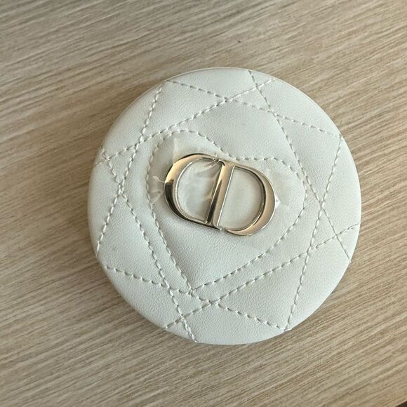 Dior | Accessories | Brandnew Dior Gwp White Quilted Leather Pocket ...
